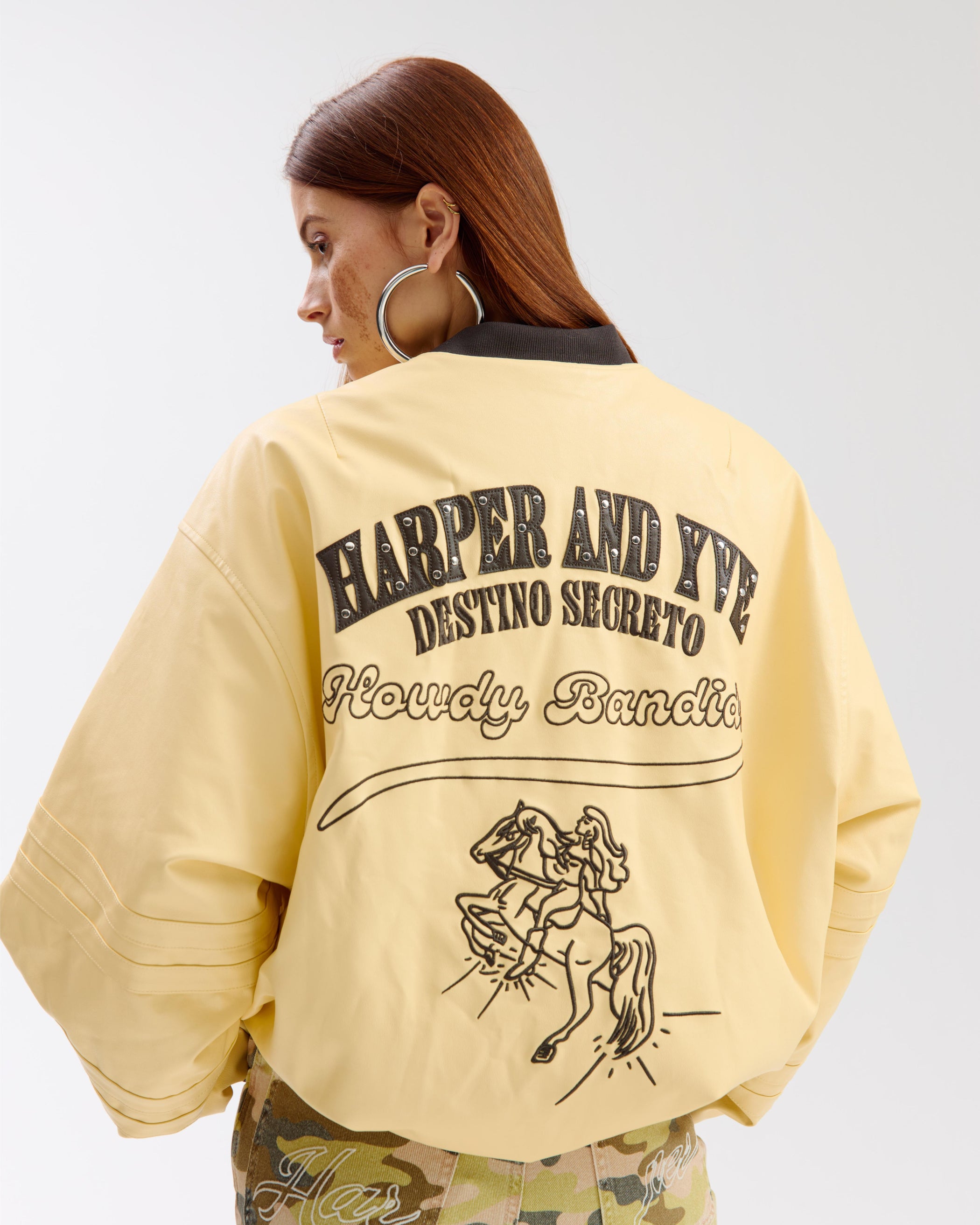 Harper and Yve – Poespas